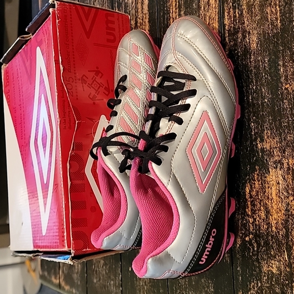 Umbro | Shoes | Euc 85 Dynamis Umbro Outdoor Soccer Shoes Cleats | Poshmark